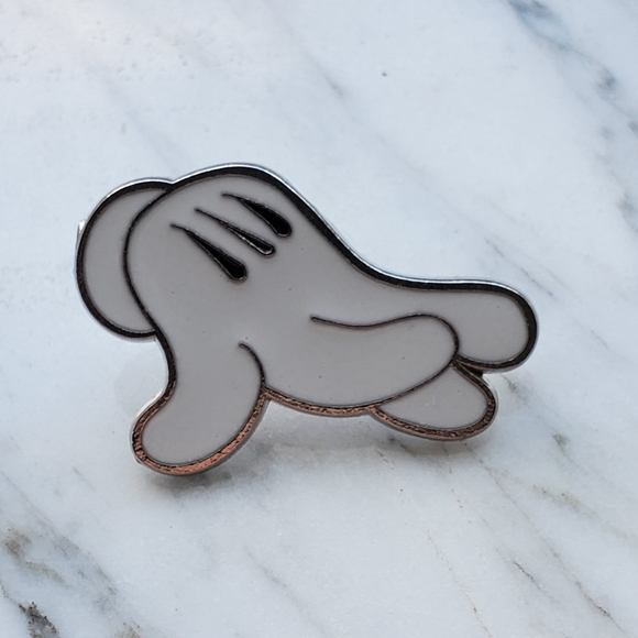 Disney | Jewelry | Minnie Mouse Gloved Hand Disney Pin | Poshmark